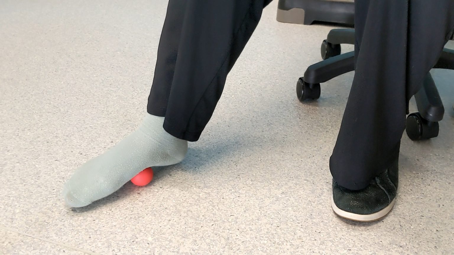 Heel Pain Tip 1 - Arch Rolling - Feetology Podiatry Centre